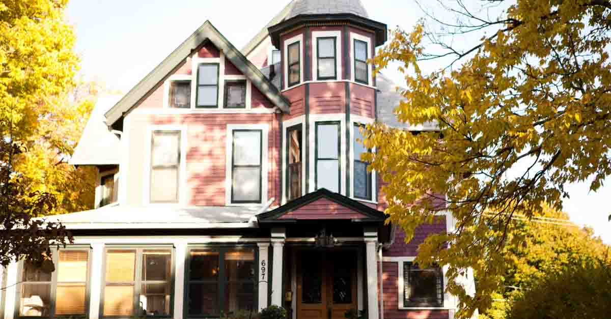 Places for Fall Leaves Photos in Downtown Des Moines