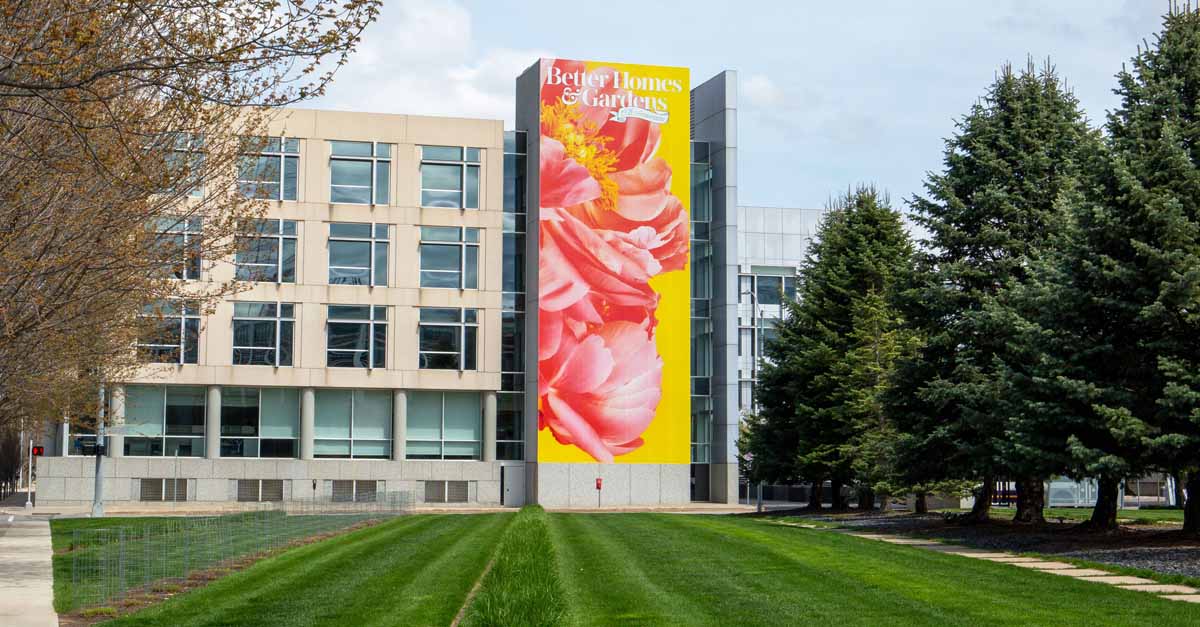 2022 Fall Mural - Dotdash Meredith in Downtown Des Moines